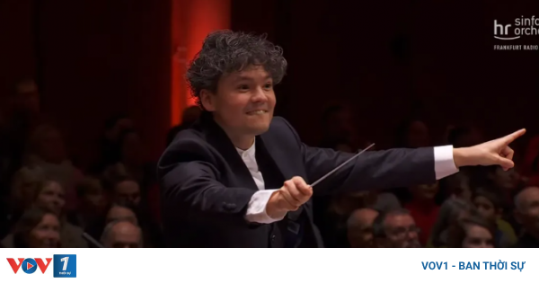 Câu chuyện về nhạc trưởng người Đức với sứ mệnh kết nối nhạc cổ điển với đối tượng khán giả mới ...